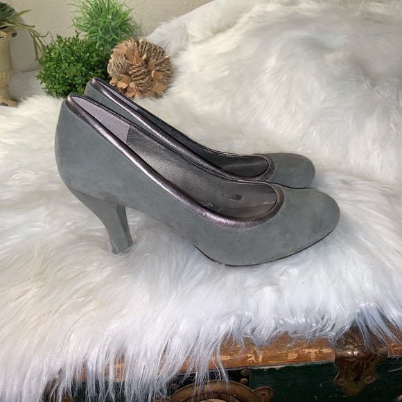 Naturalizer | Shoes | Naturalizer Grey Classic Comfort Heel Size 7 ...